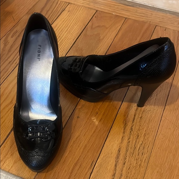 FIONI Clothing | Shoes | Fioni Clothing Black Classic Heels With Glossy ...